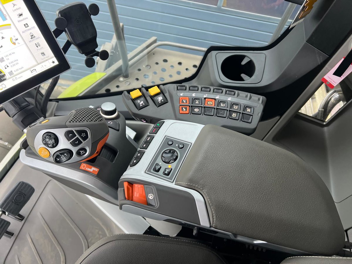J-Reiff - CLAAS LEXION 5500 Montana D